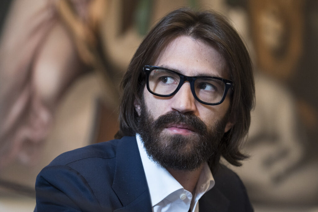 Delfin, accordo da 10 miliardi tra Leonardo Maria Del Vecchio e i ...